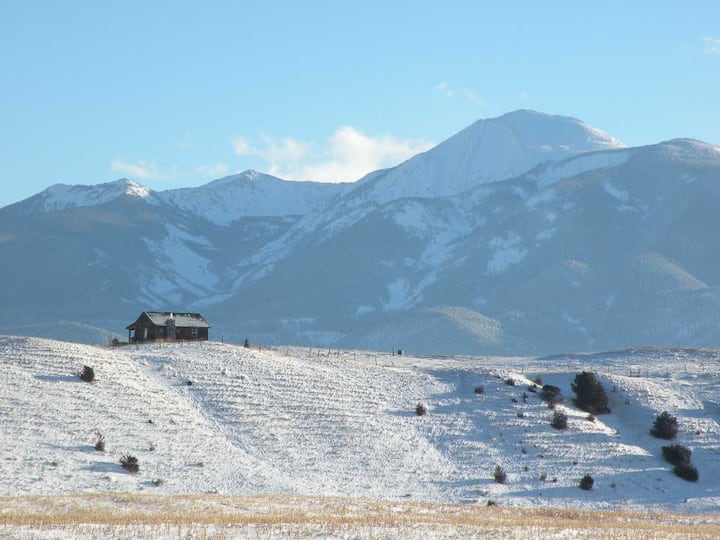 Elk Ridge Cabin With Great Views Near Yellowstone - Montana