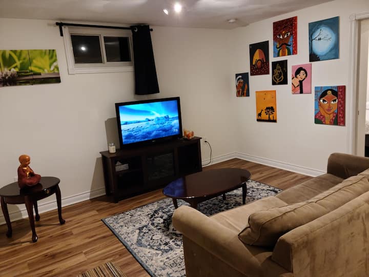 Adorable 1 Bedroom Place 35 Mins Away From Niagara - カナダ ハミルトン