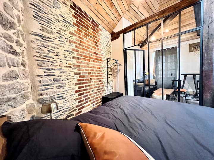 Les Suites De La Tour D'embas, L'industrielle - Vitré