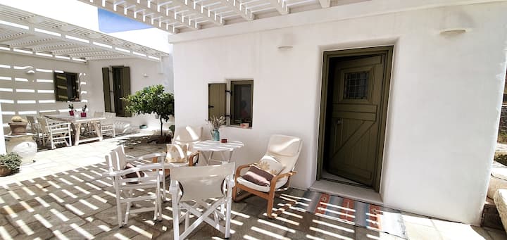 Lovely Guesthouse On The Mountain. - Antiparos