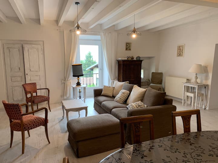 Maison De Charme Dans Village Médiéval - ibis budget Chambéry Sud Challes Les Eaux