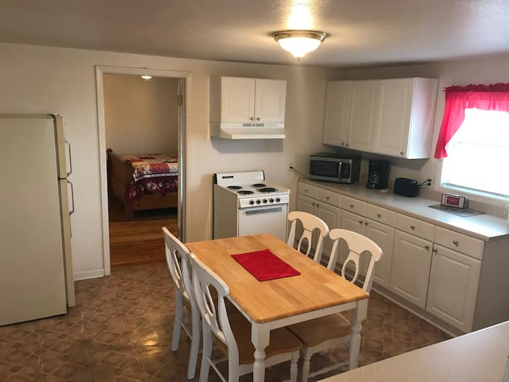 Mountain View Country Cottage - Pierce, CO