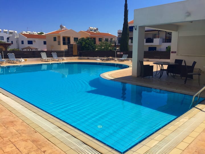The White House, Kapparis, Communal Pool, Sleeps 6 - Фамагуста