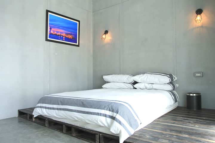 美麗島捷運步行1分鐘/近六合夜市/工業風獨立套房/room 202 - Xinxing District