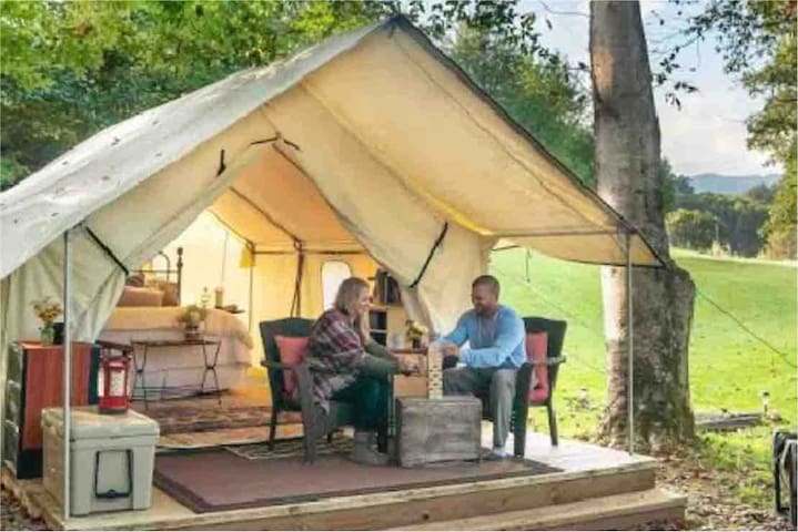 Top 12 Spots For Glamping In Pigeon Forge, TN - Updated 2021 | Trip101