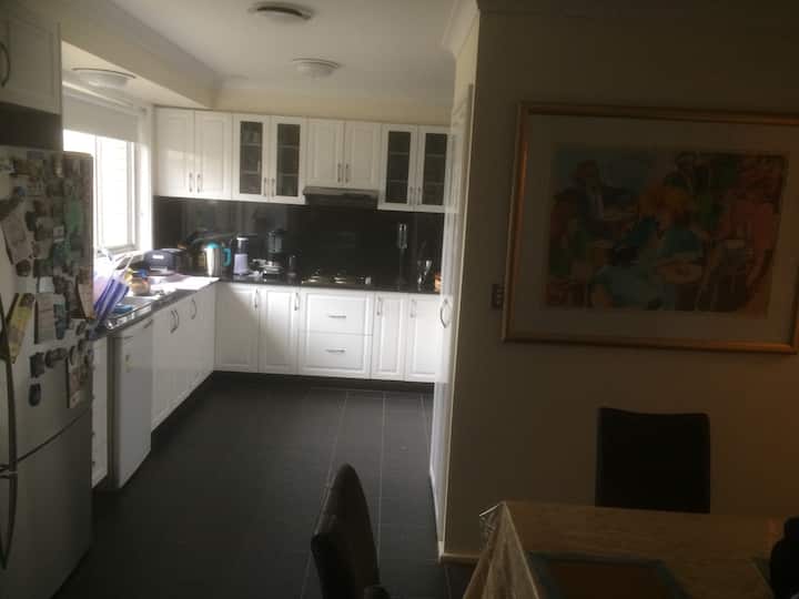 Charme De Banlieue Avec Un Effet Romain. - Blacktown