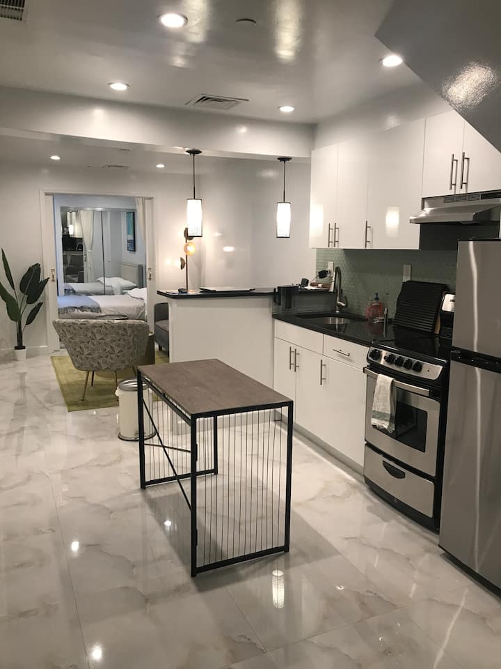 Cozy And Quiet 1br Apartment In Greenpoint - New York City