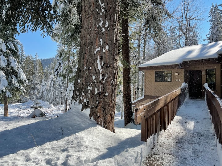 3/3 Chalet Near China Peak. Sleeps 9 Adults + Crib - China Peak Mountain Resort, CA