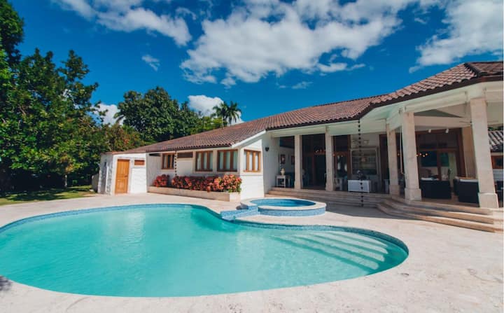 #A4 - Villa 5bdr Piscina Y Jacuzzi Privado En Cdc - La Romana