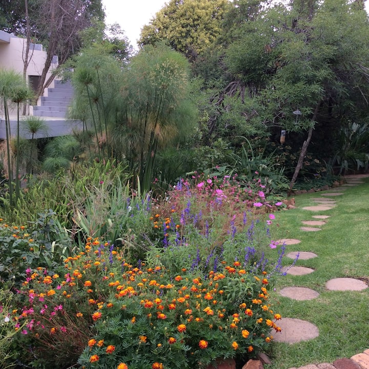 Stylish, Garden Apartment - Pretoria