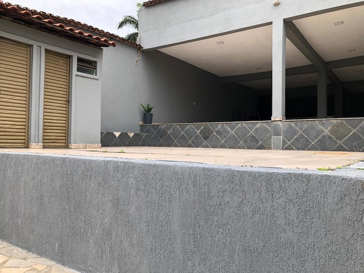 Casa Com Piscina Para Lazer - Contagem