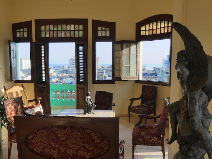 Bright Romantic Central Havana Apt With Sea View - Cuba
