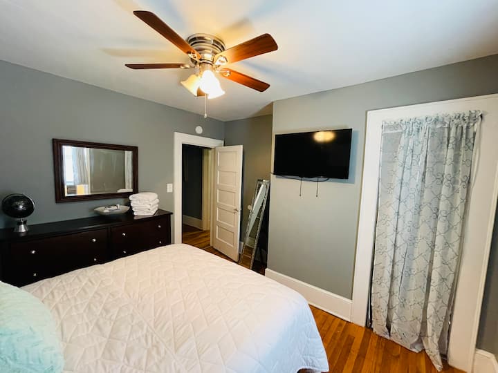2bed/1bath @ Mile From Hospitals - Winston-Salem, NC
