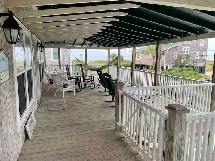 Great Cottage!  Large Family Room, Large Porches - Wrightsville Beach, NC
