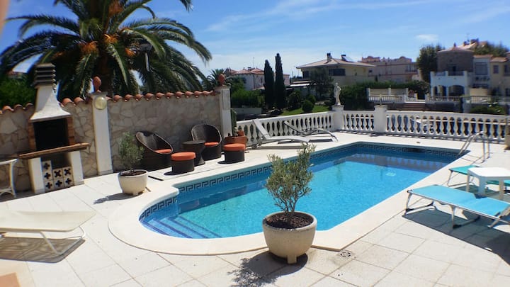 06e Villa Avec Amarrage Et Piscine - Empuriabrava