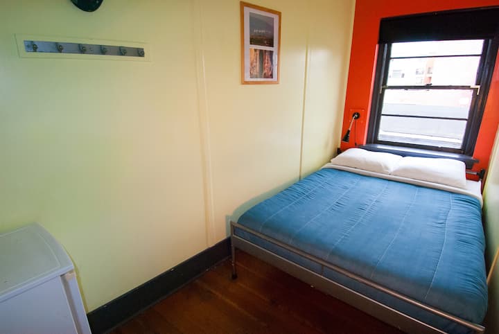 Micro Double Room - Victoria