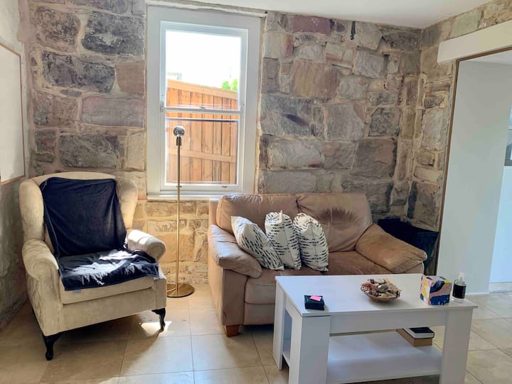 10 Mins From Manly Wharf! Entire Bottom Floor 4 U! - Manly