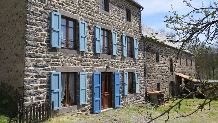Maison De Caractère Dans Le Cantal - Saint-Flour