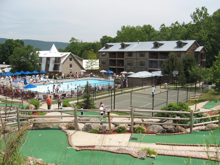 Holiday Inn Club/ Oak And Spruce, Berkshires - Lee, MA