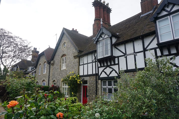 Stunning, Centrally-located Grade Ii-listed House - Cromer