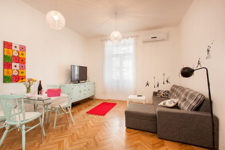 2-bedroom Comfy In Great Location Close To It All - Split
