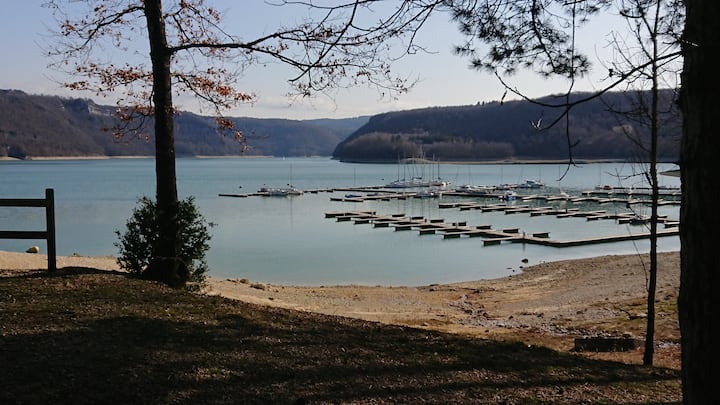 La Mairoline 3* Jura 
Lac De Vouglans - Musée du jouet de Moirans-en-Montagne