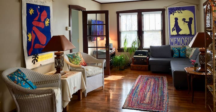 Owl Forest Bungalow- Cozy Home Near Downtown Kc - Kansas City, KS