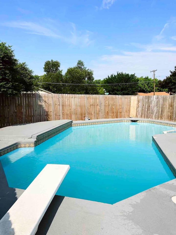 Modern Dfw Retreat | Pool & Prime Location - Mesquite, TX