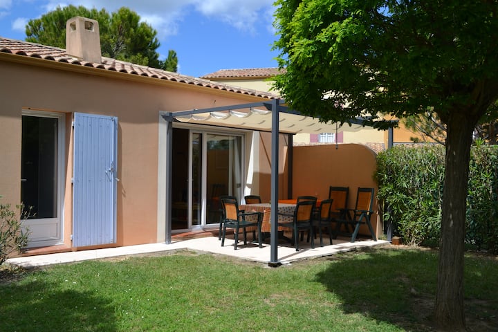 Logement De Vacances Dans Résidence Avec Piscine - Camargue