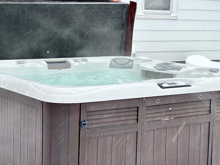 3 Br | 10 Minutes To Waterfall | Hot Tub L Parking - Niagara Falls