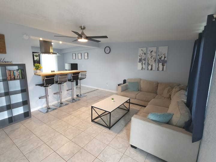 Cozy 2 Bedroom Home, Great Location W/free Parking - 梅薩