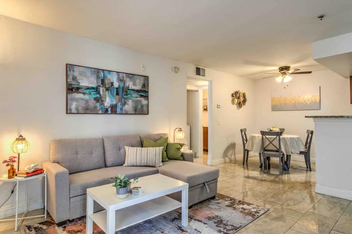 2b2b Condo By The Strip Free Wifi/pool/gym/parking - Las Vegas Strip, NV