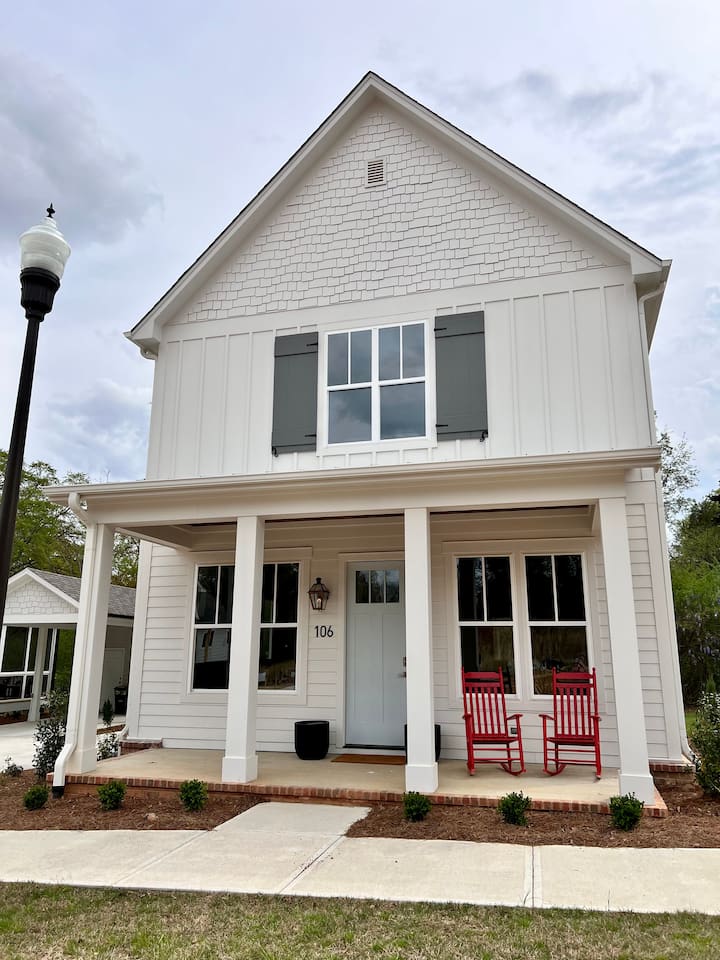 Walk To Square! Brand New House For Rebel Parents! - Oxford, MS