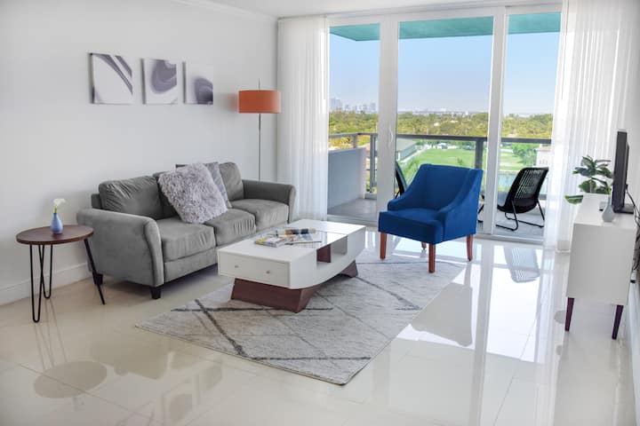 Miami Beach 2 Bedroom Suite Up To 6 Guests! (12) - Miami Beach, FL