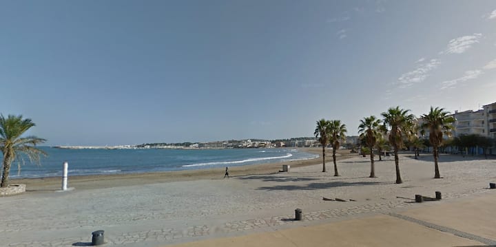 Great Sea Views, On The Beach! - L'Escala