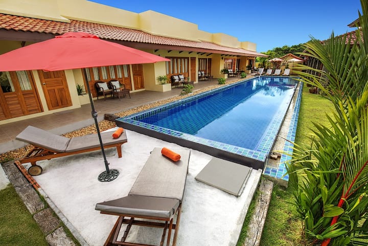 ⭐Marigold Resort 10br W/ Large Pool & Garden - Pattaya City