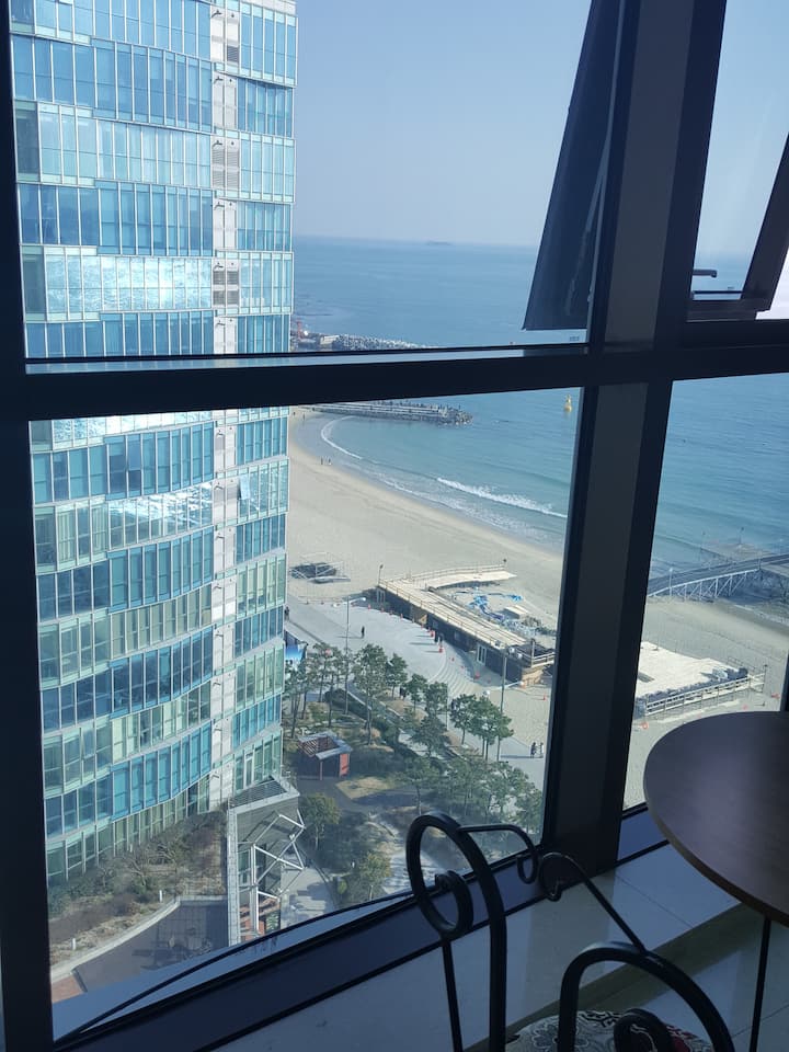 해운대1분/ 오션뷰/패밀리룸/ 단체가능/36평(2) - Busan