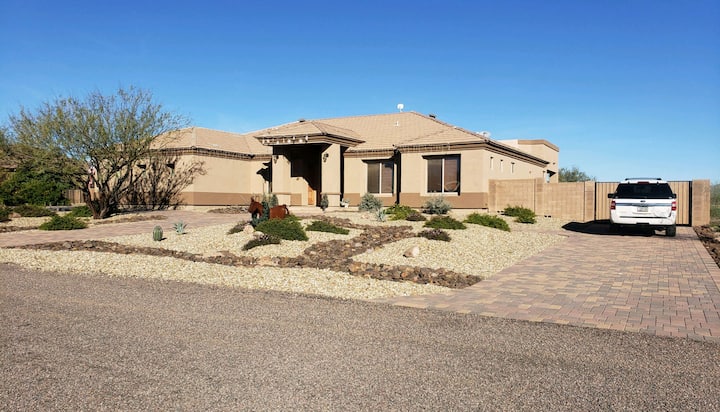 Huge Space W/bedroom, Living Room & More - Phoenix, AZ
