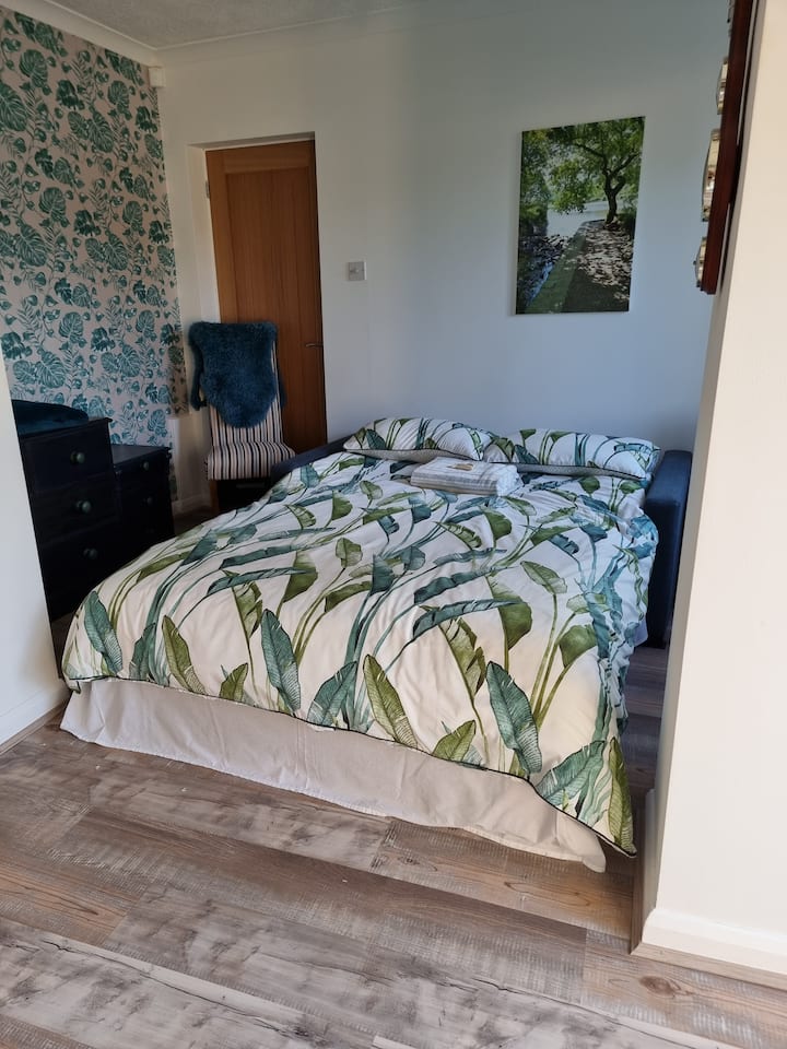 The Garden Lodge Retreat Near Town Centre - 브릭스엄