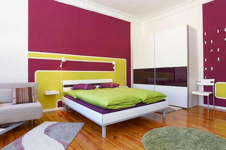 F43 - Your Base For Berlin - Berlin