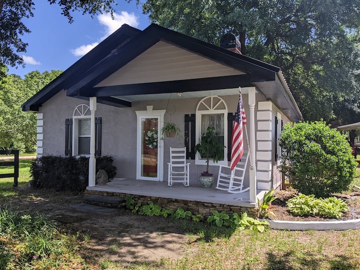 Beautiful, Pet Friendly, Country Cottage! - Aiken State Park, Windsor