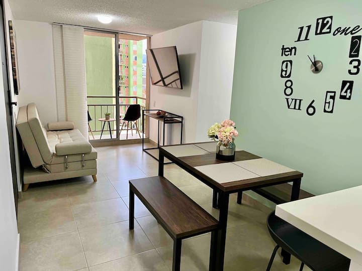 Apartamento En El Centro Y Con Vista Al Coltejer - Medellín