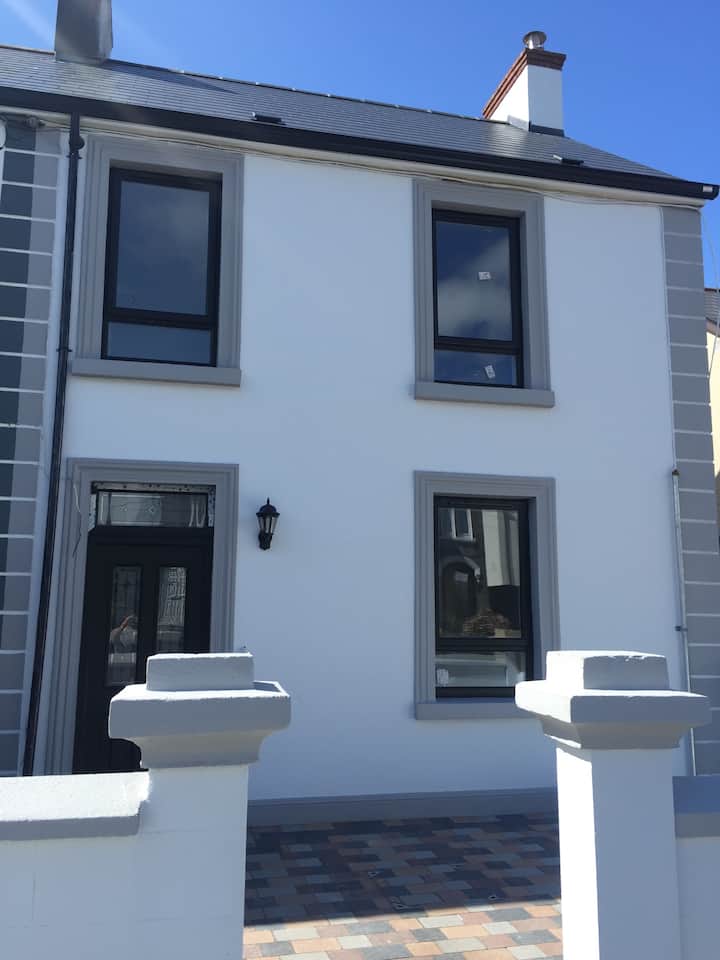 Beautifully Renovated Townhouse - Oranmore