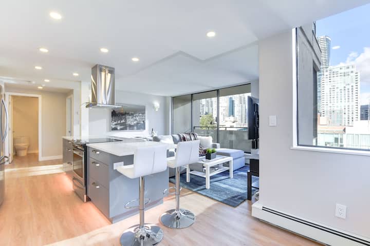 Stunning Modern & Bright. Downtown W/balcony & Gym - Vancouver