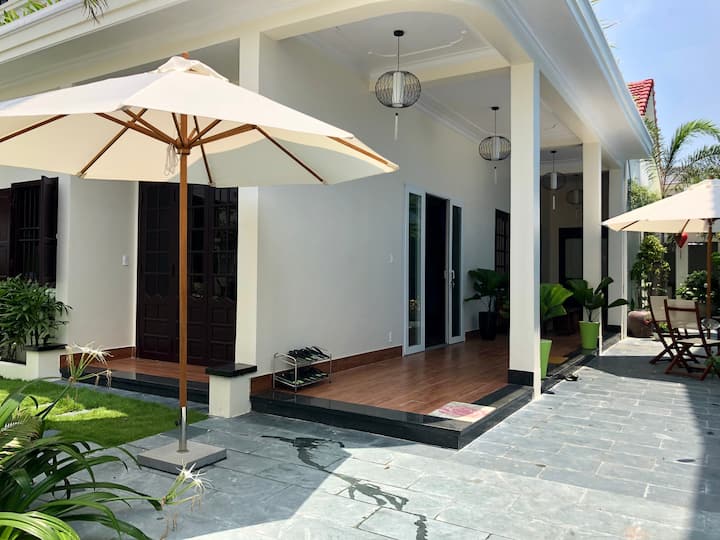 Lovely 3brs Seaside Villa With Litle Garden - Hội An