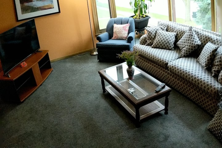 Superior Comfort & Great Location - Milwaukee, WI
