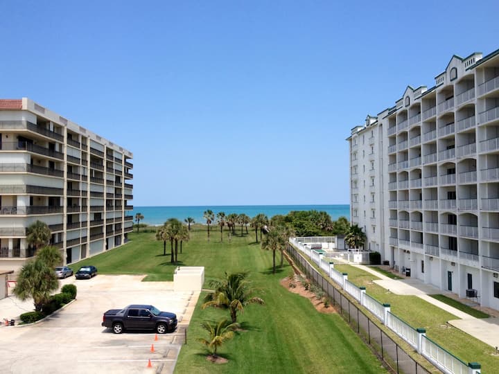 Beachside Condo With Direct Beach Access - Cocoa Beach, FL