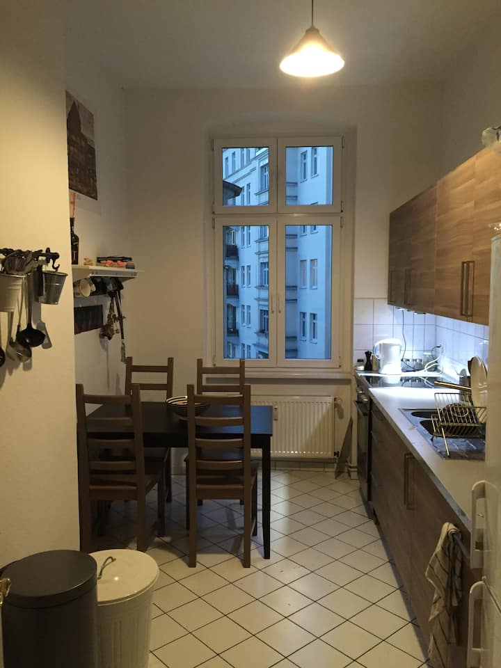 Beautiful, Cosy, Stylish, Old-style Room - Berlin
