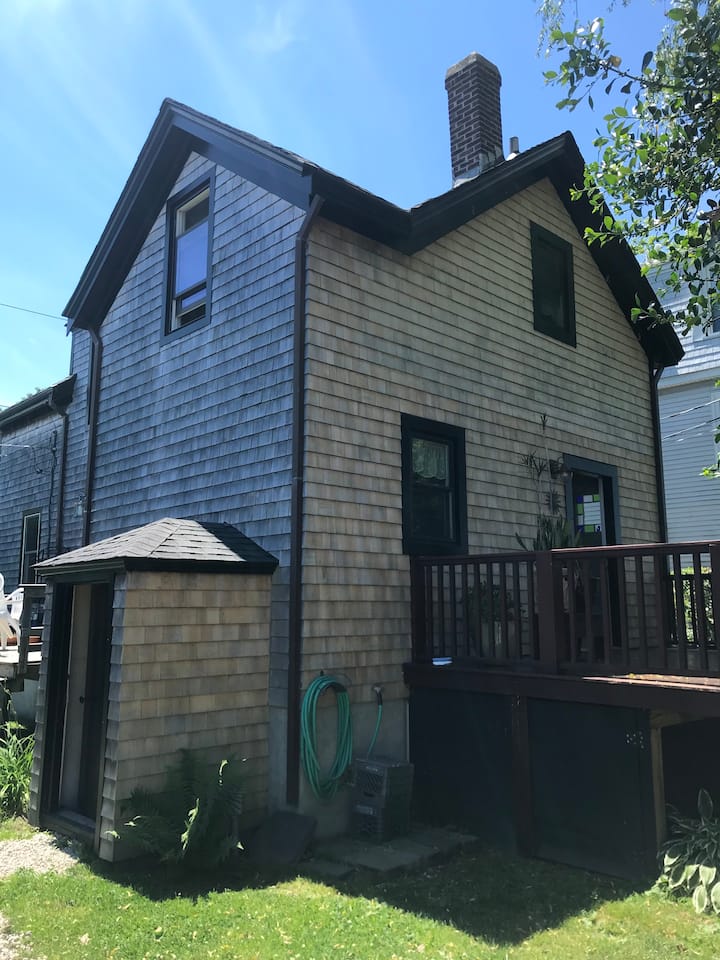 Backyard Escape - Newport, RI