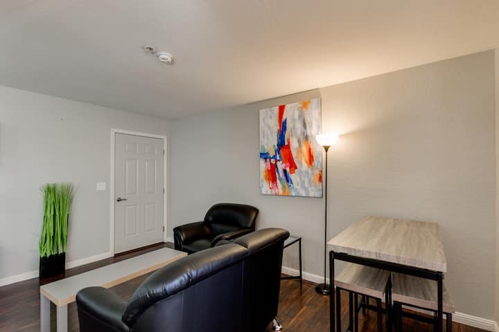 C-357 Everything You Need Condo - サプライズ, AZ